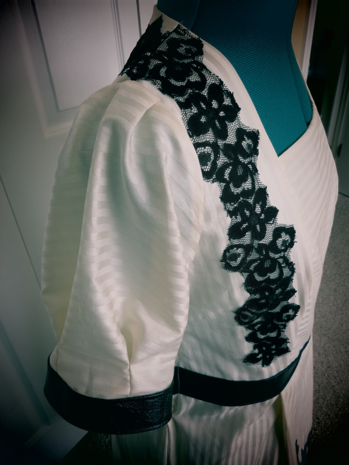 The Confident Journal: Downton Abbey Inspired: The Lady Grantham Dress