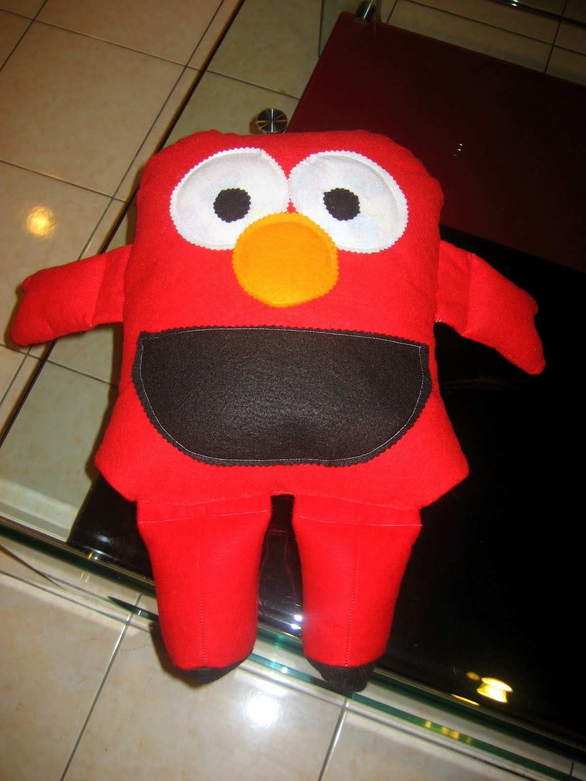 ♥ Sweet Tresa ♥¸¸.•*¨*•: Elmo Huggy Plushie
