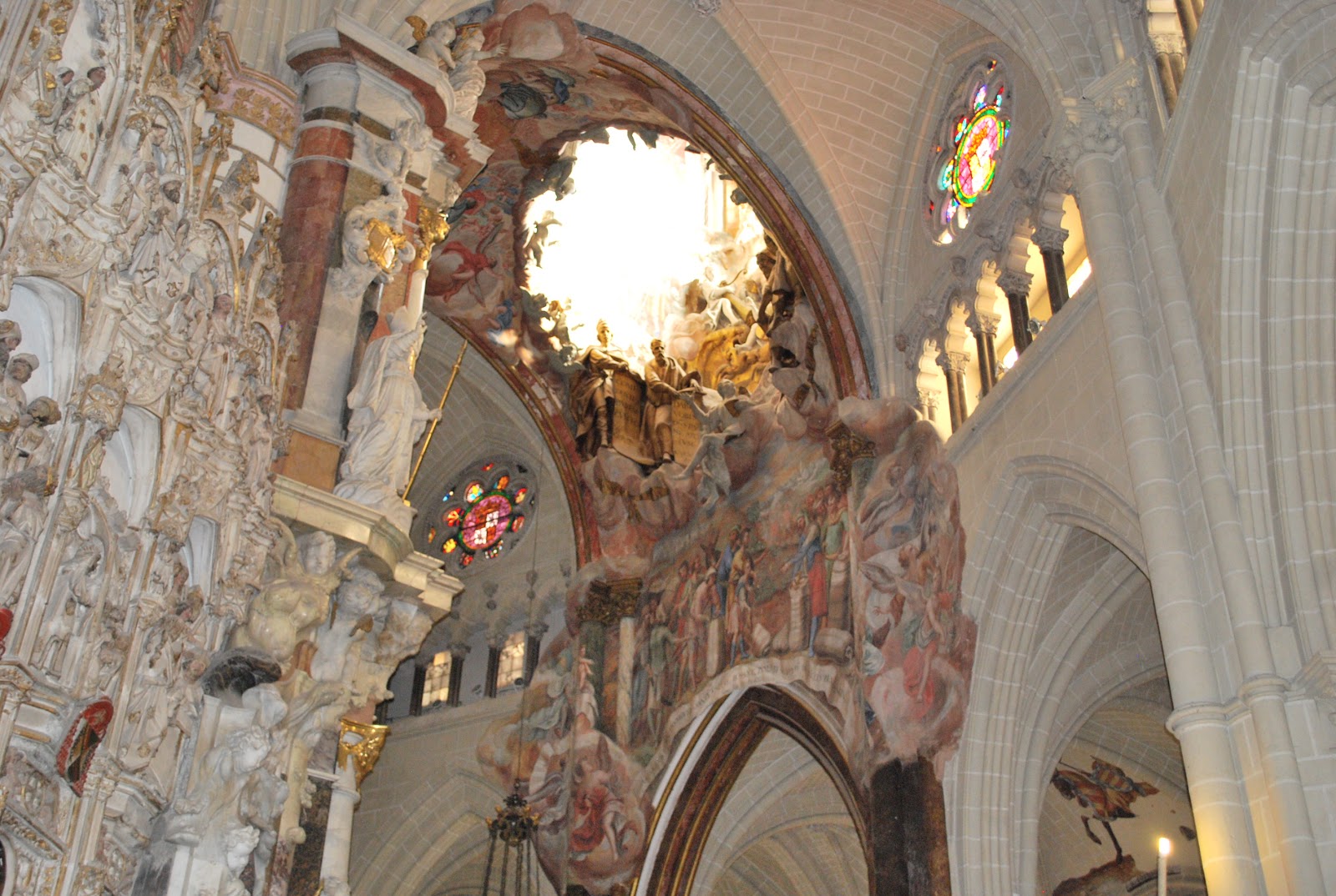 socalgalopenwallet: Toledo cathedral, the interior