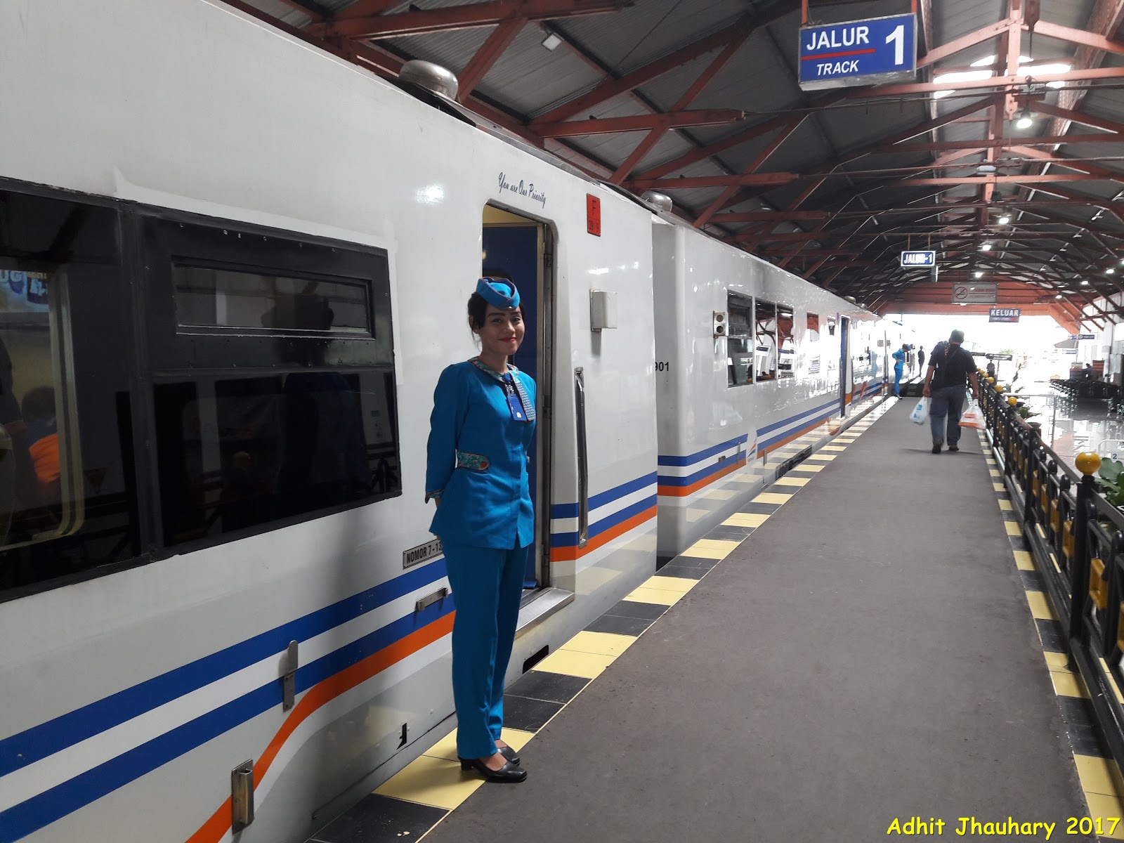 Kereta Api Argo Bromo Anggrek ( Review & Hunting)