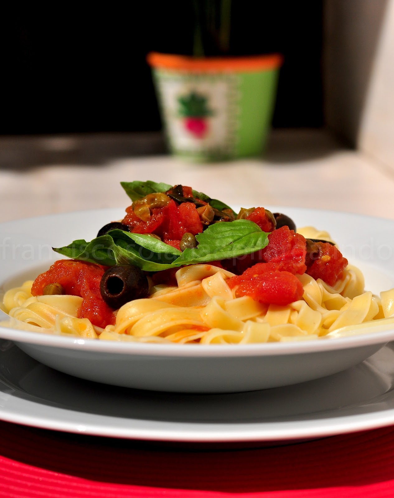 Mi caja de recetas: Pasta con salsa de tomate, anchoas y albahaca