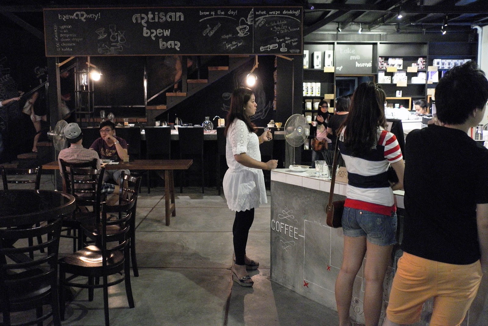 JE TunNel: ARTISAN COFFEE BAR in the Middle of Nowhere!