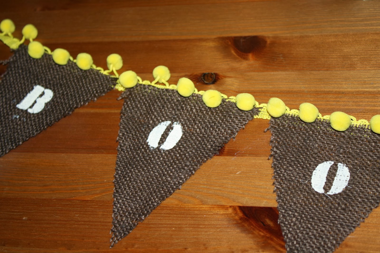 HankOrange: ‘BOO’ Bunting Banner Tutorial - Quick and Easy