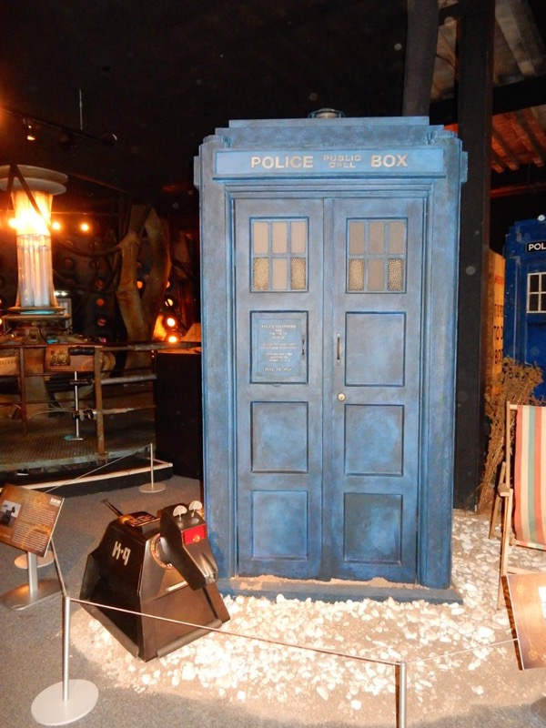 Hollywood Movie Costumes and Props: Memories of costumes and props at ...