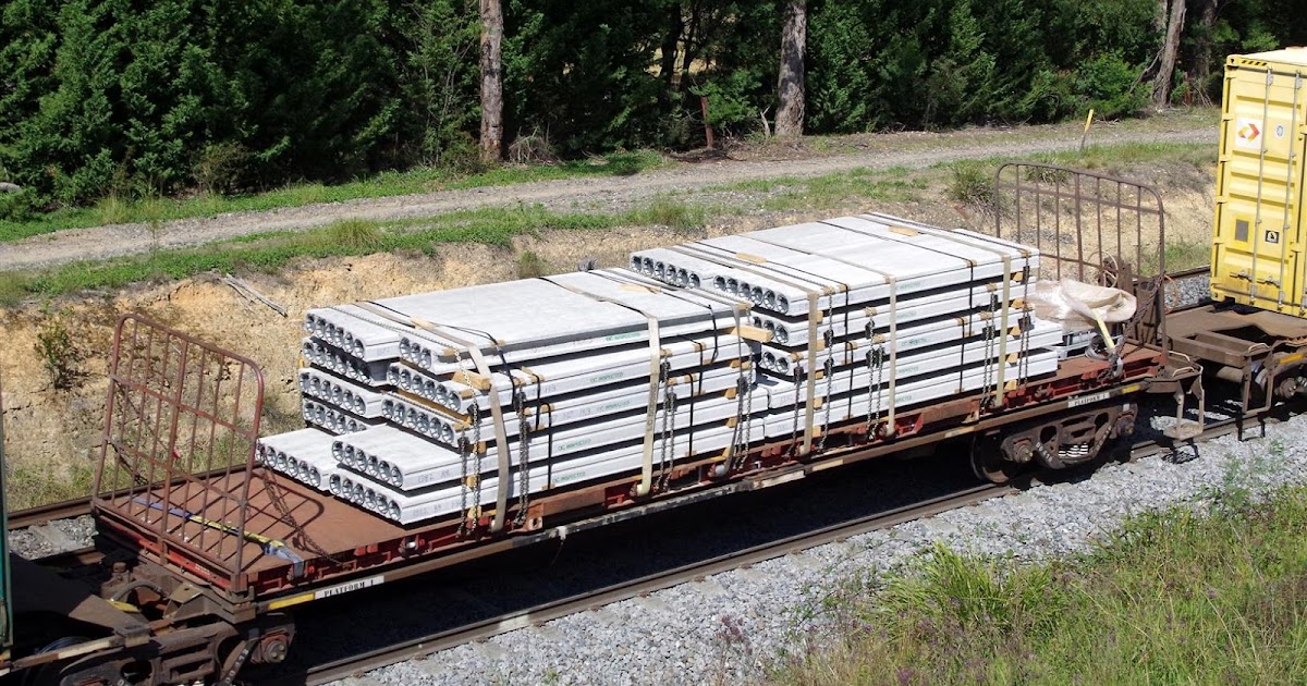Rollingstock News: Concrete Flatrack Loads