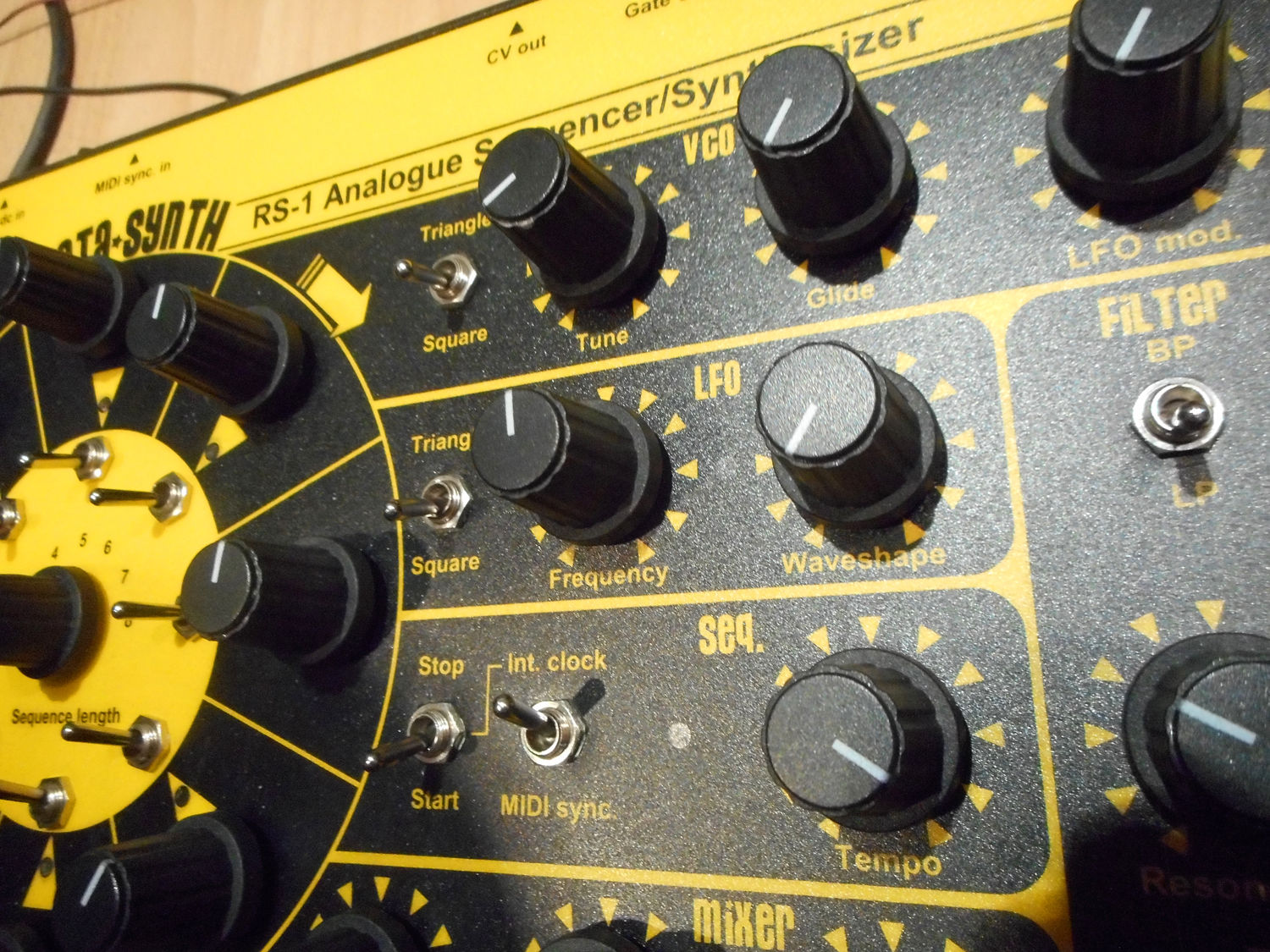 MATRIXSYNTH: TRAX ROTA synth and sequencer