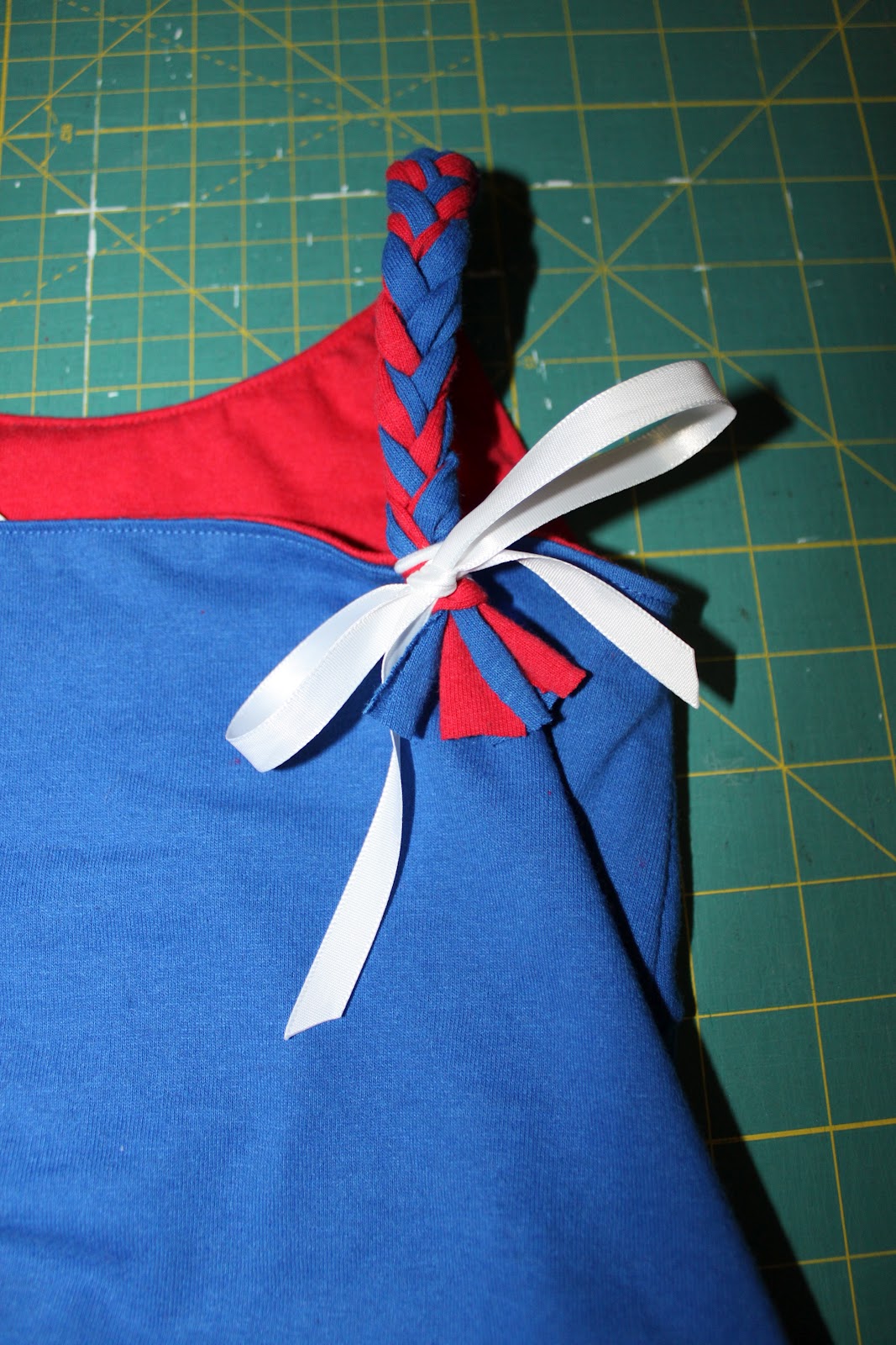 sew easy being green: Upcycled Reversible Piggie Braids Tank Tutorial