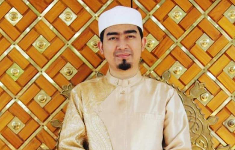 Kumpulan Foto Ustad Solmed Terbaru Lengkap - FiqihMuslim.com