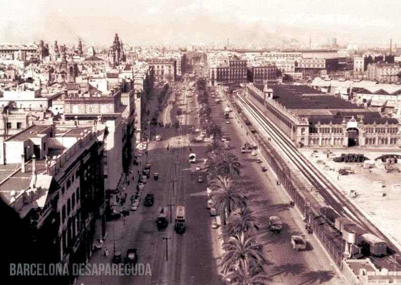 BARCELONA, AHORA Y SIEMPRE: LA ESTATUA DE COLON Y SU PASEO