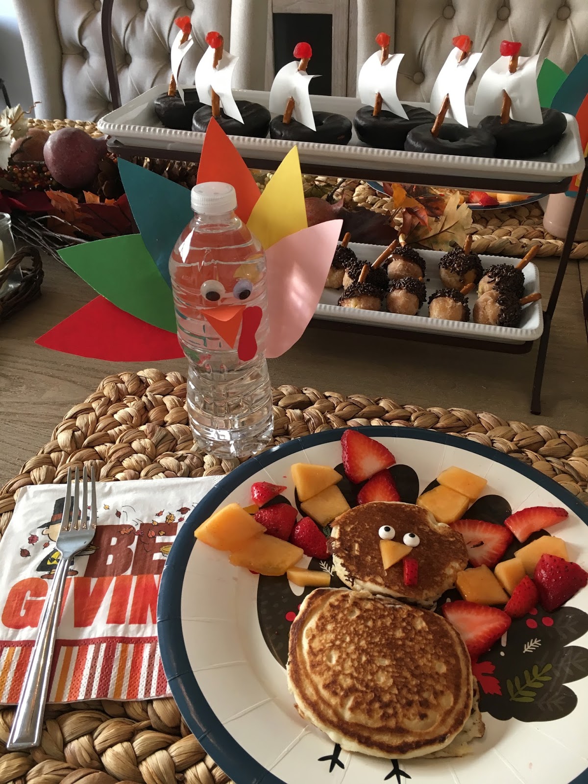 Kindergarten Smiles: Thanksgiving Centers (Parent Activity)