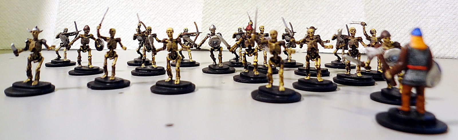 Cheap fantasy minis!: Skeletons!