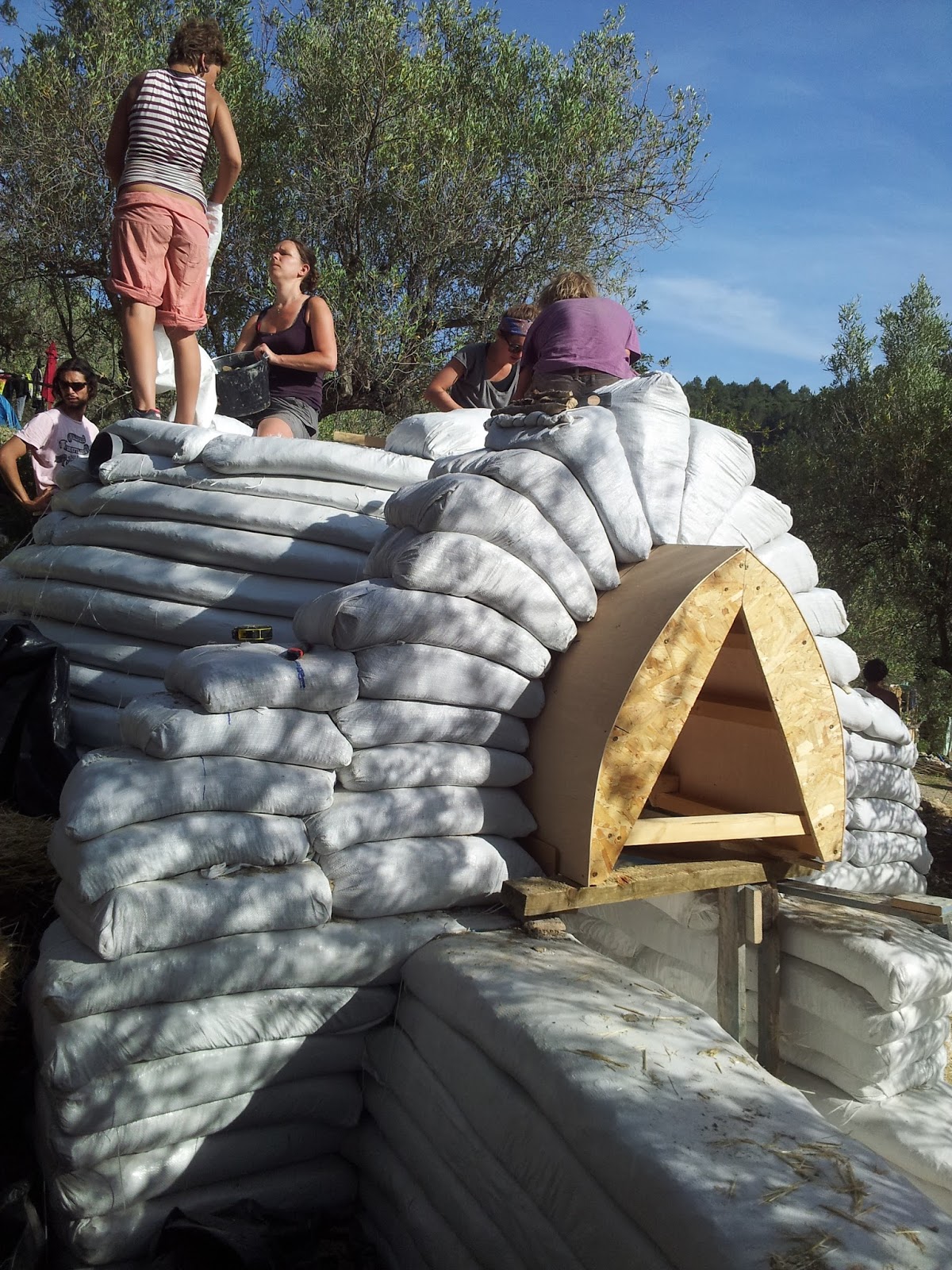 Earth Hands and Houses: Earthbag, Superadobe Dome Building Workshop 2017