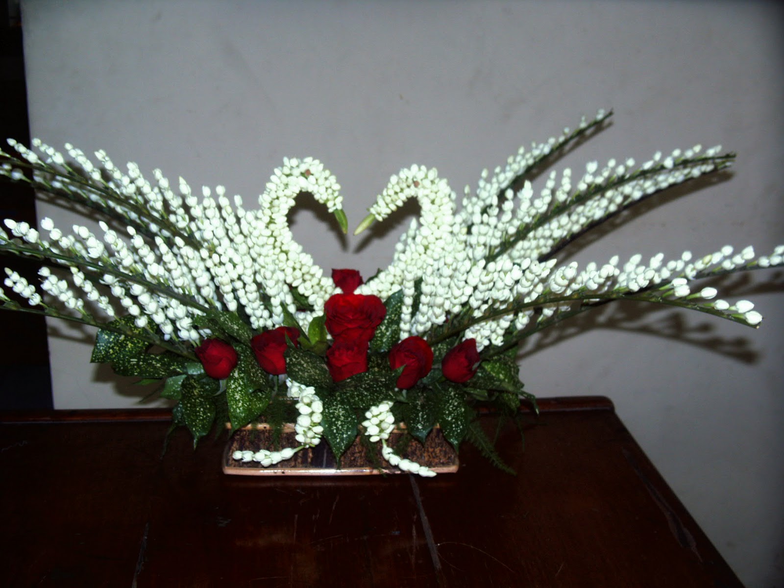 Mengenal Roncean Bunga Melati dalam Pernikahan Adat Solo ~ Kursus Menjahit