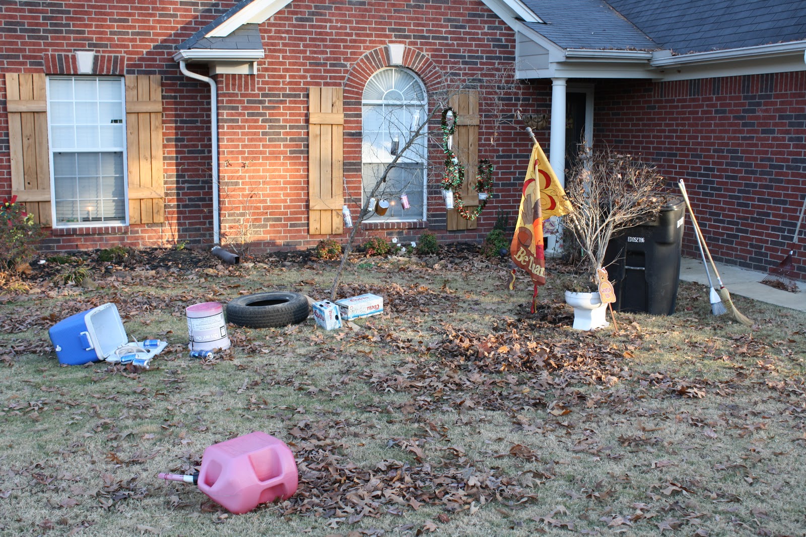 Summing Up The Smiths: Redneck Yard of the Month