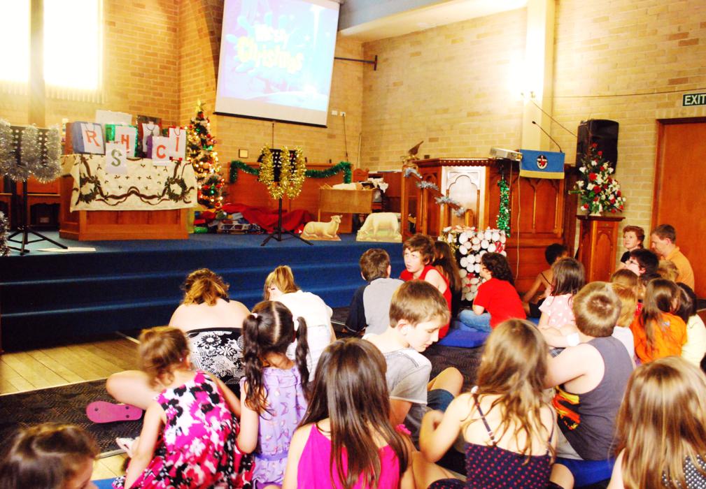 Messy Church @ Dapto Uniting: PHOTOS #2: Messy Christmas Dec '12