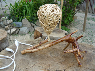 Veioza rustica | Ciudatenii Rustice - Poze mobilier rustic de interior ...