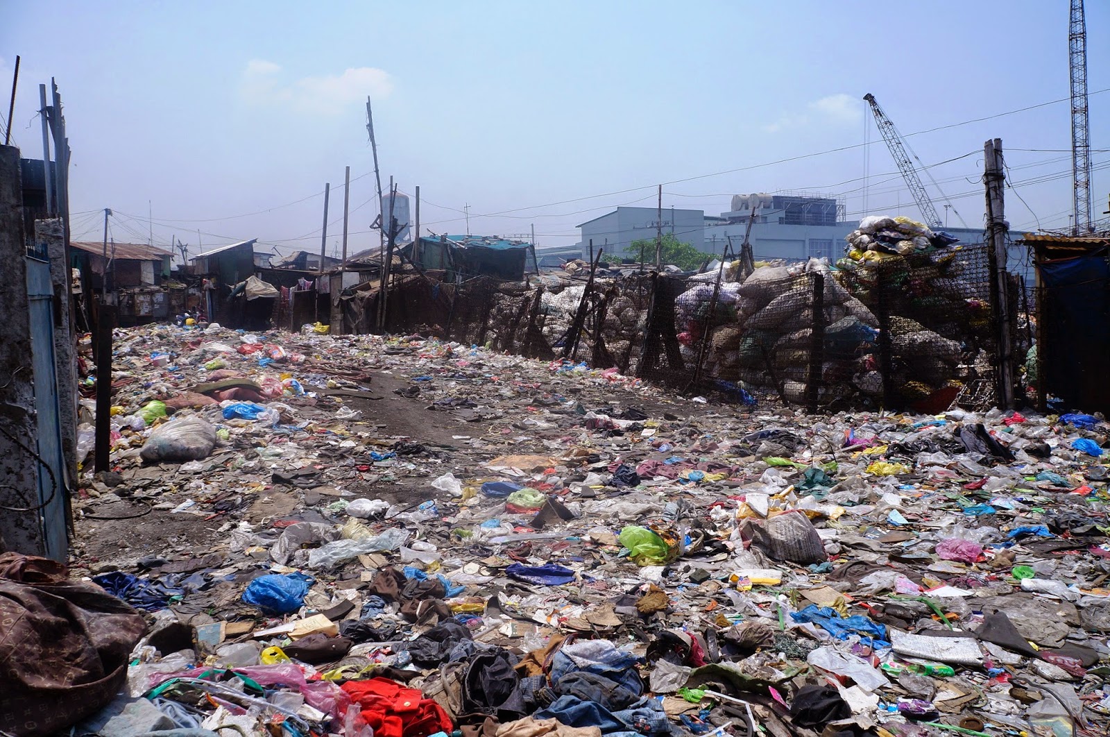Smokey Mountain Tour: Exploring Manila's Biggest Slum Area ~ Wazzup ...