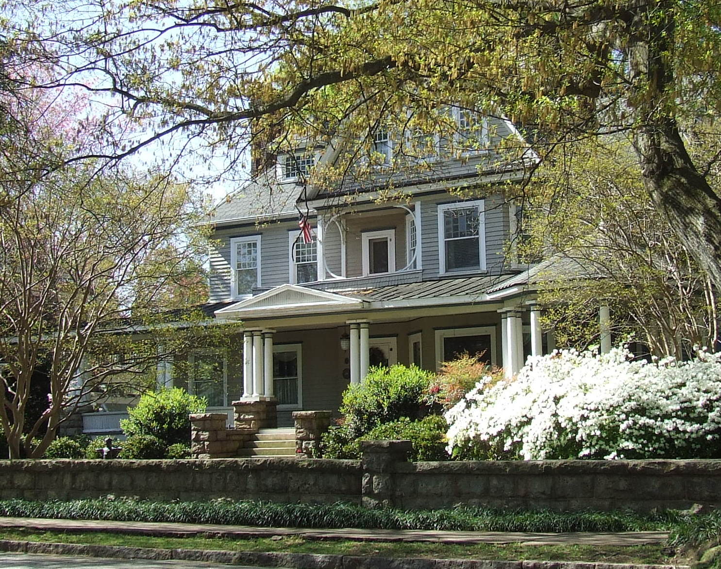 My Blue Cottage: Spring + Old Houses = A Beautiful Walk