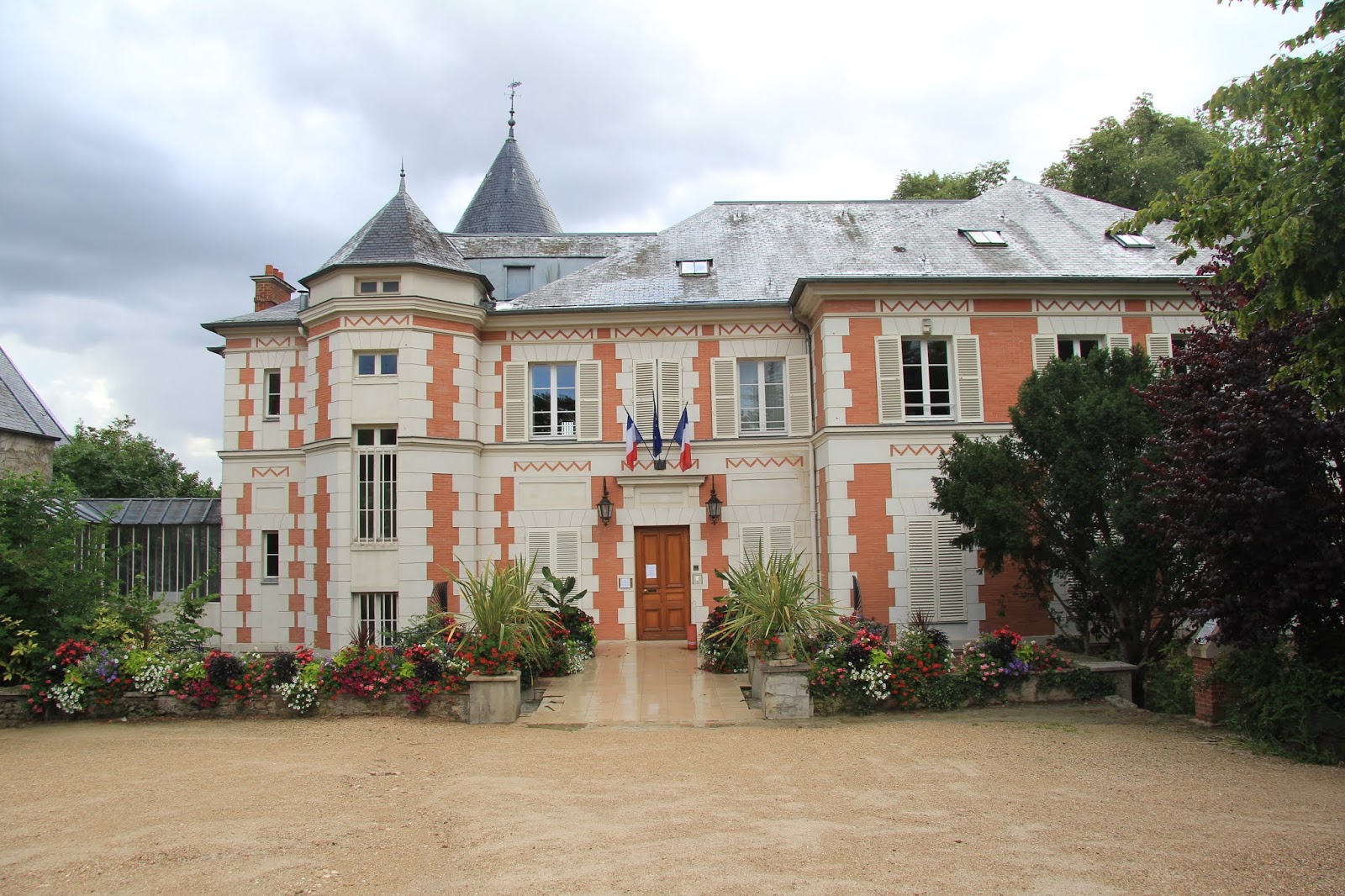 LA GAZETTE DE BIBI: PARC DE LA MAIRIE DE PRINGY