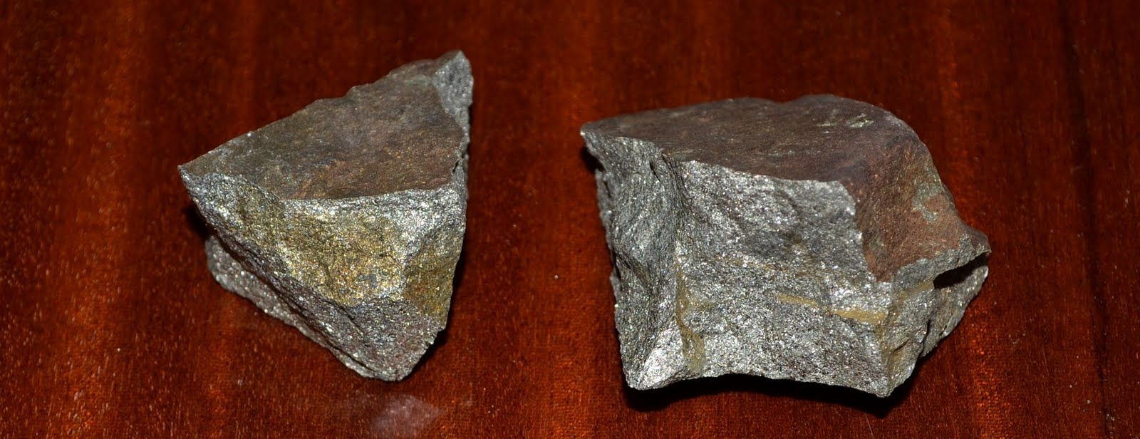 JILEANUL: Minereuri Altin Tepe