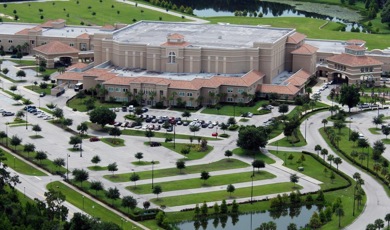 Steadfast Stowell: Ten Reasons Why I Go to a "Mega Church"