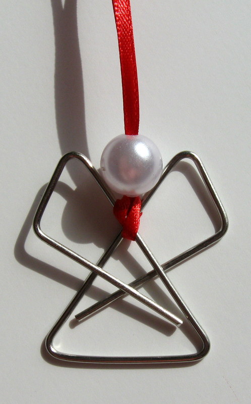 Southpaw Crafts: Paper Clip Angels - my way