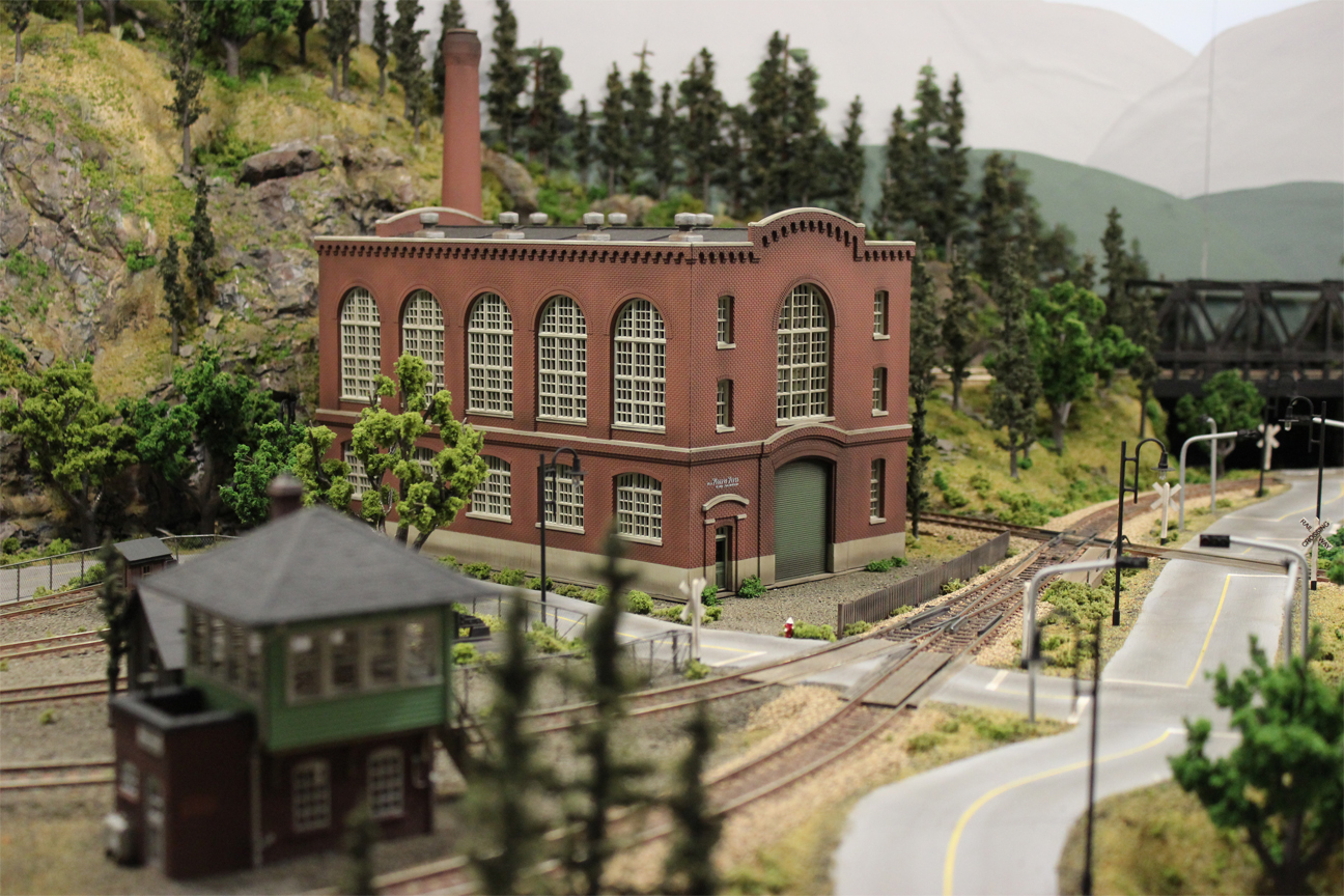 TY'S MODEL RAILROAD: Layout Scenery Part IV - Bringing It Together