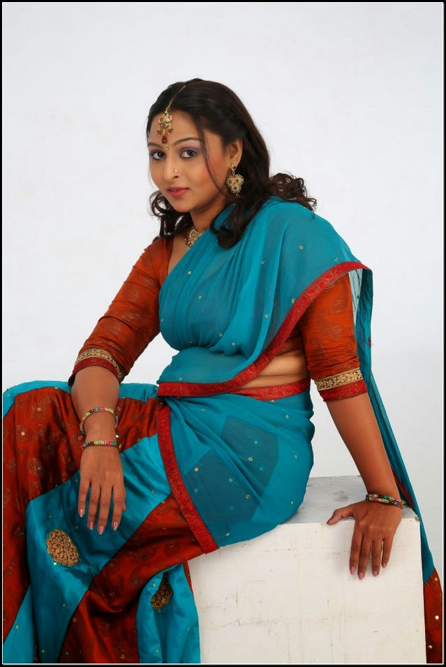 Actress Samvritha Sunil Navel Show In Saree Images - Cine Gallery