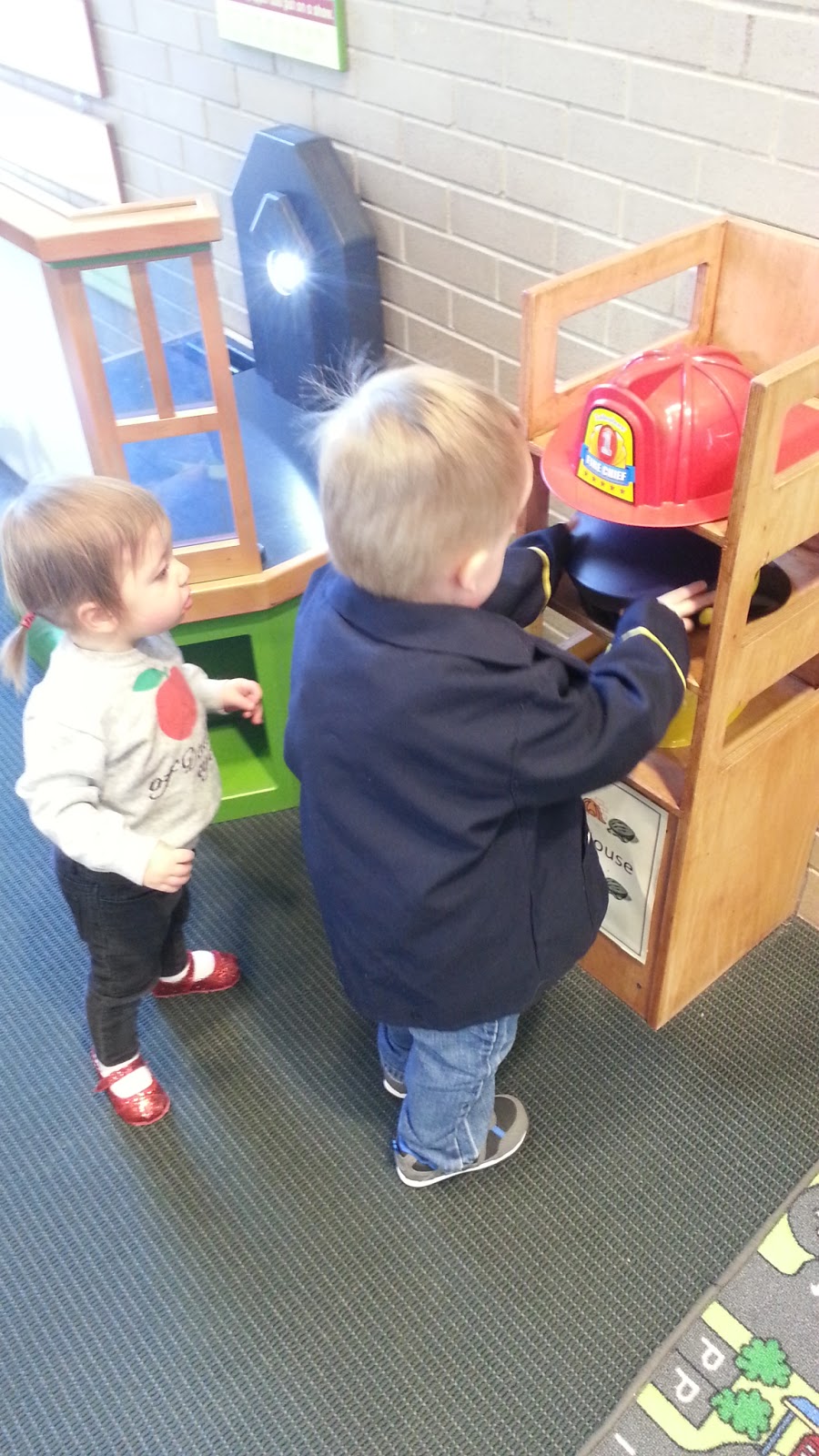 MINNESOTA BABY: Hopkins public library children's area.