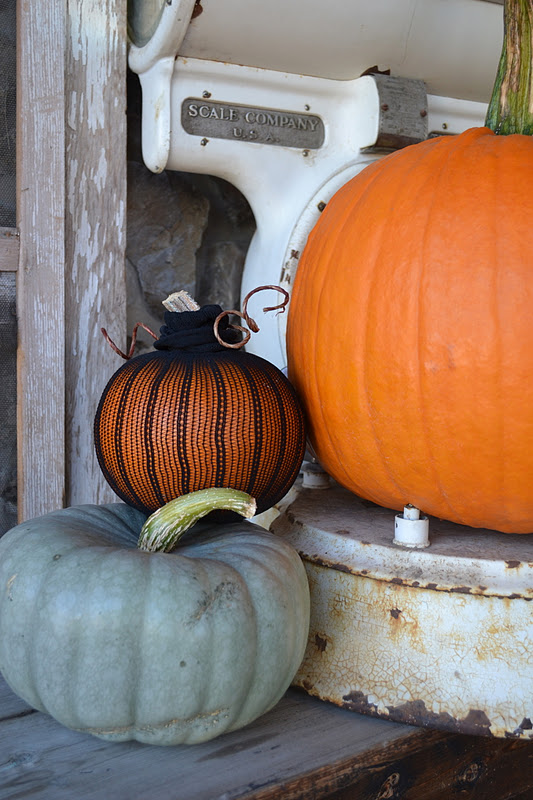 Hollyhocks & Honeybees: Pumpkins on parade- a peek inside 4011