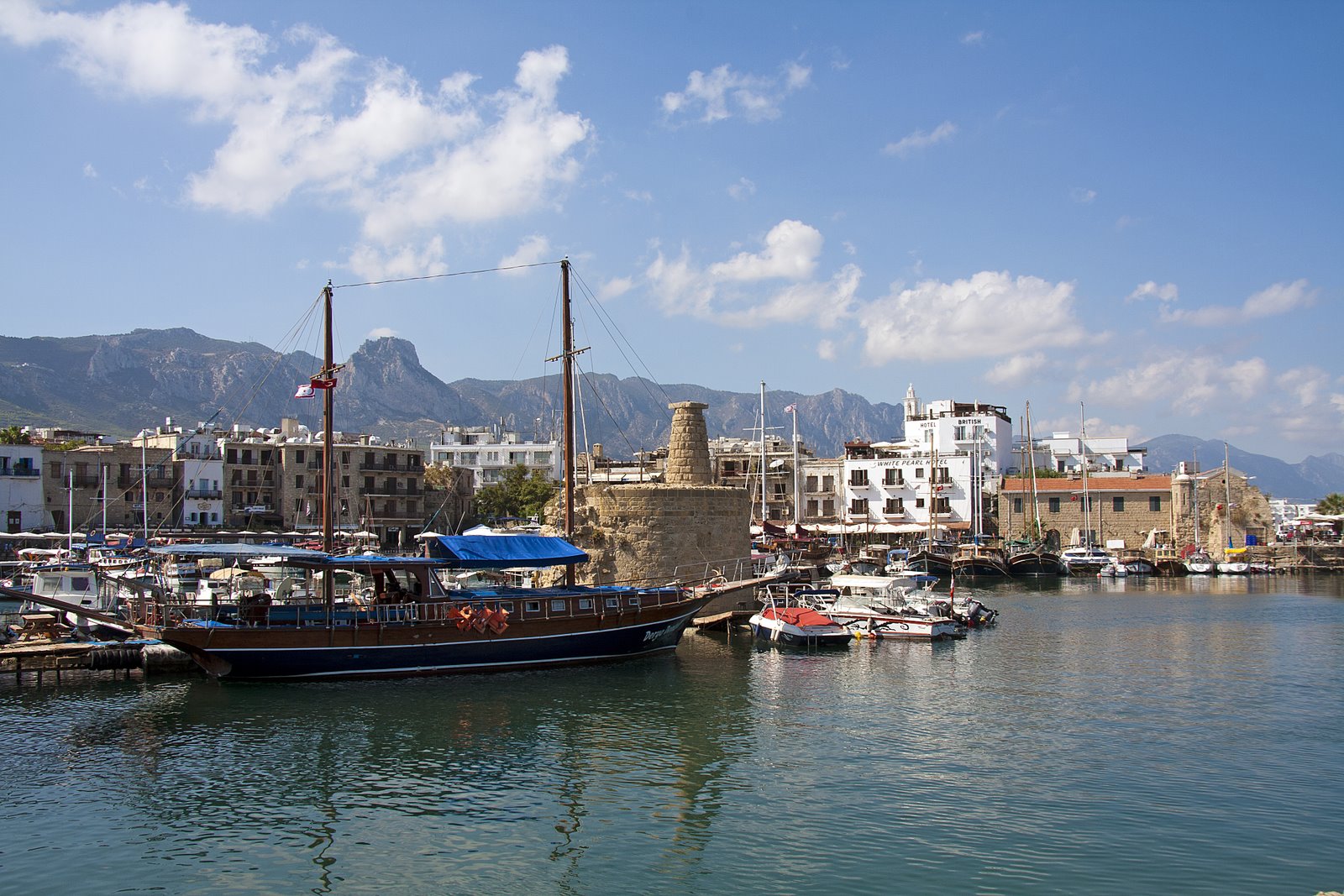 HellonEarth - Photoblog (Thailand Travel): Kyrenia Harbour, Northern Cyprus