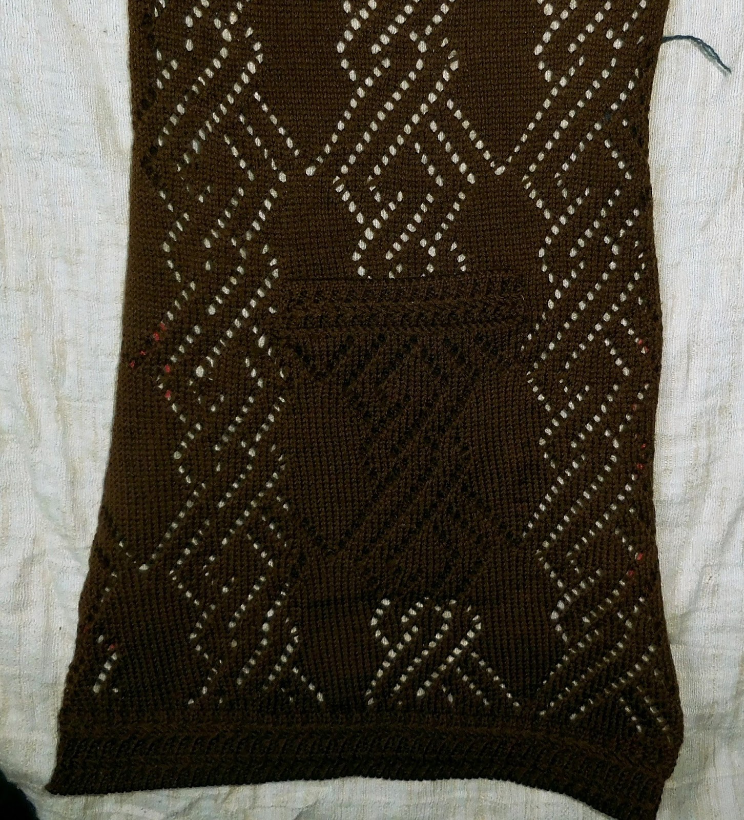 Needles to say...: a pocket in lace?