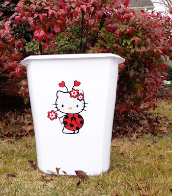 Creating in Carolina: Hello Kitty Waste Bin