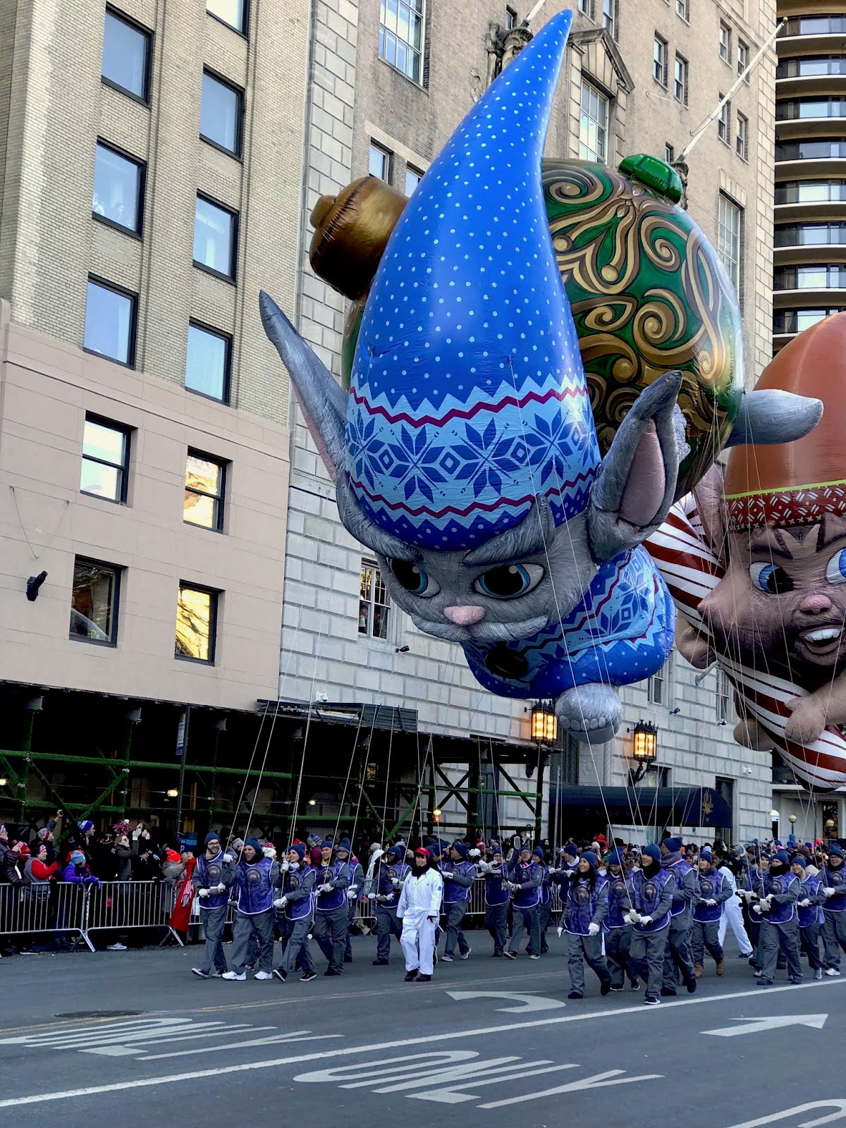 Shoreline Area News: Shoreline natives were balloon handlers at the NY ...