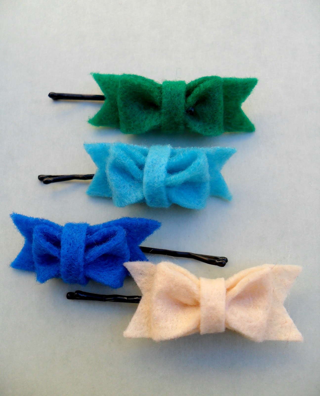 Fun with the Fullwoods: Felt Bow Tutorial