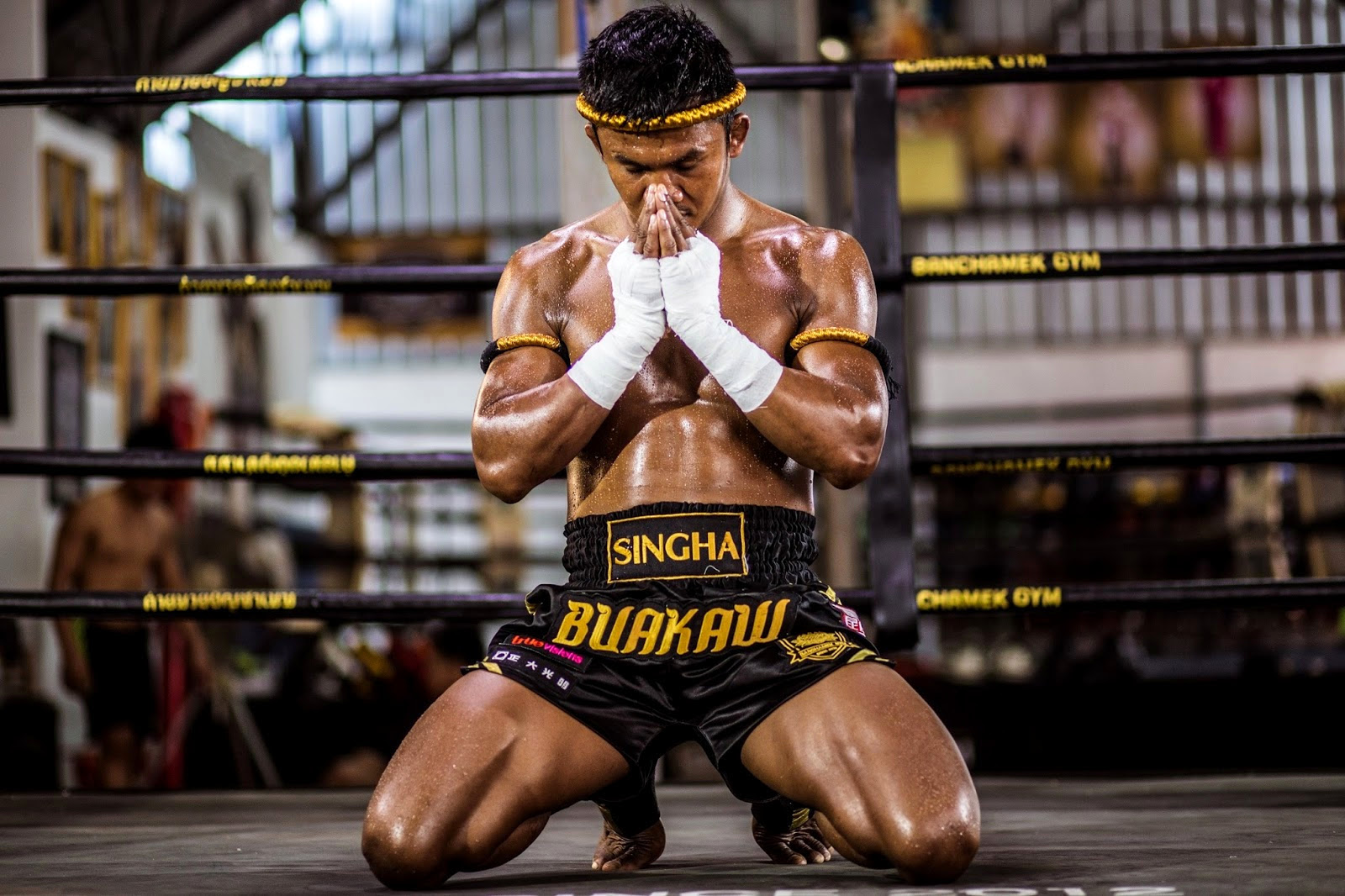 AWAPMAG: Buakaw Banchamek