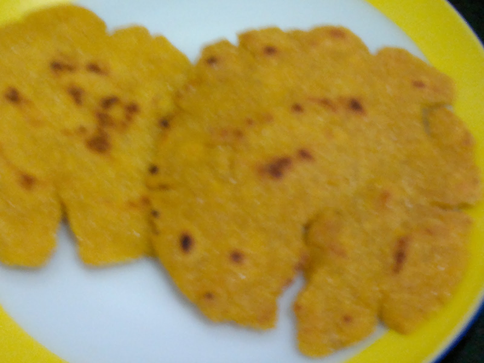 Mazedar Recipes: Makki ki roti( Maize flour bread)