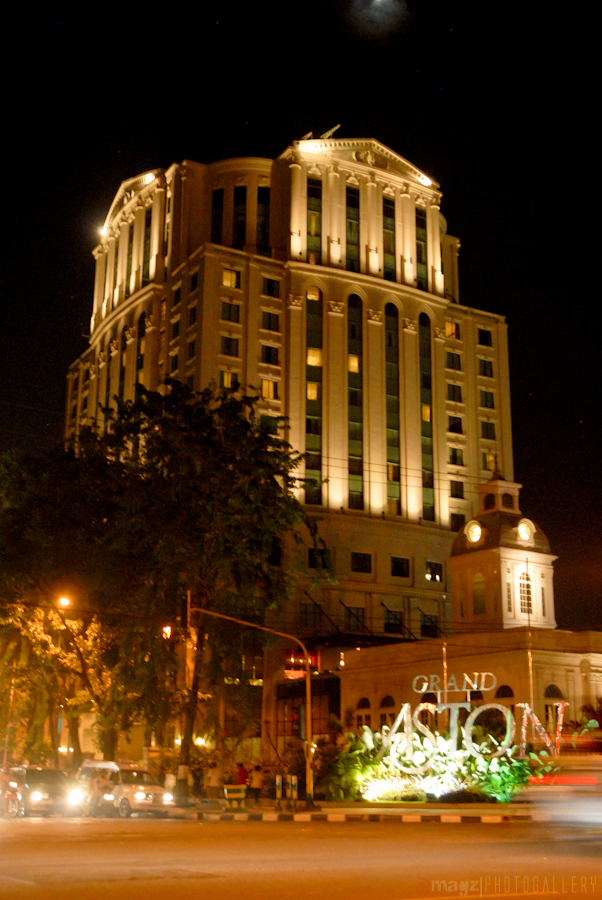 Dmagz Photogallery: Night View of Medan | Street Photography