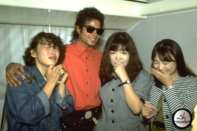 [FOTOS] Michael Jackson no Japão - 1987 - MJFans BR - Michael Jackson Fans