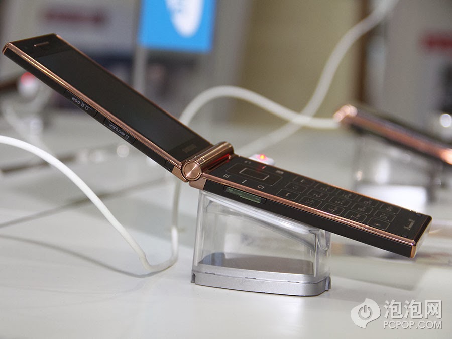 Samsung W2014 Android powered flip phone officially announced, world's ...