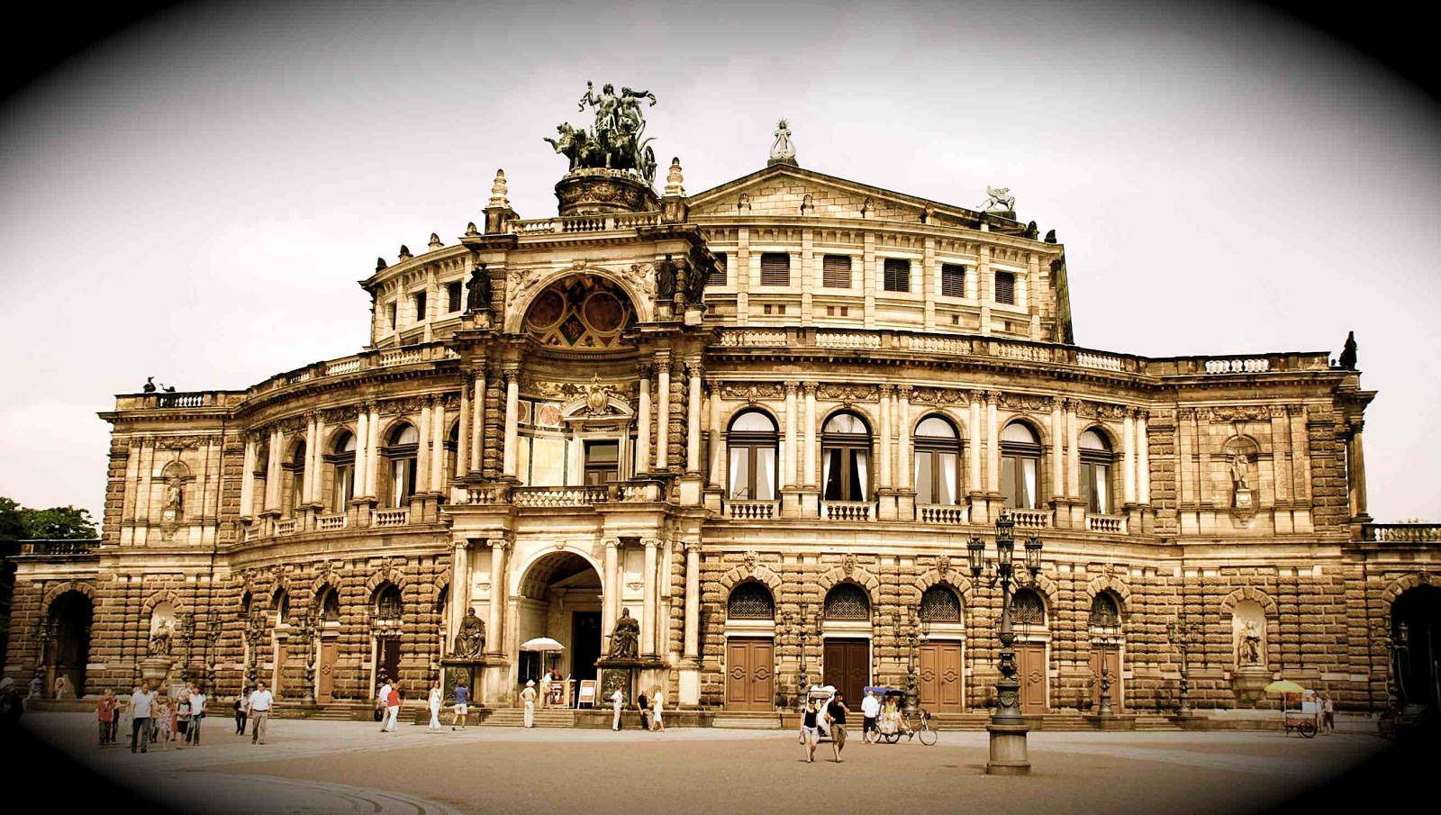 Thoughts on the History of Modern Architecture: On the Edge of Modernity