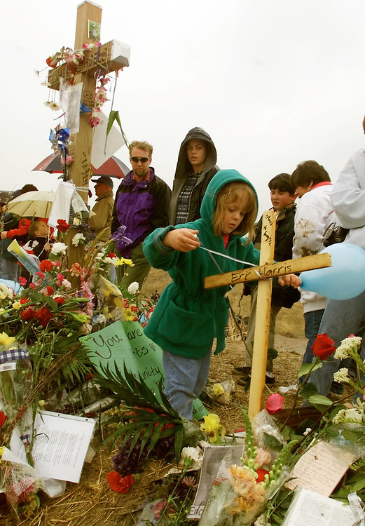 Instituto Columbine: Las cruces de Columbine