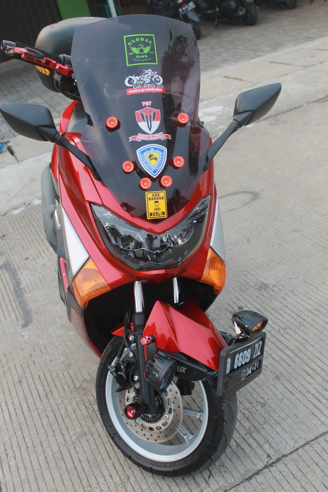 Gambar Modif Yamaha Nmax Merah