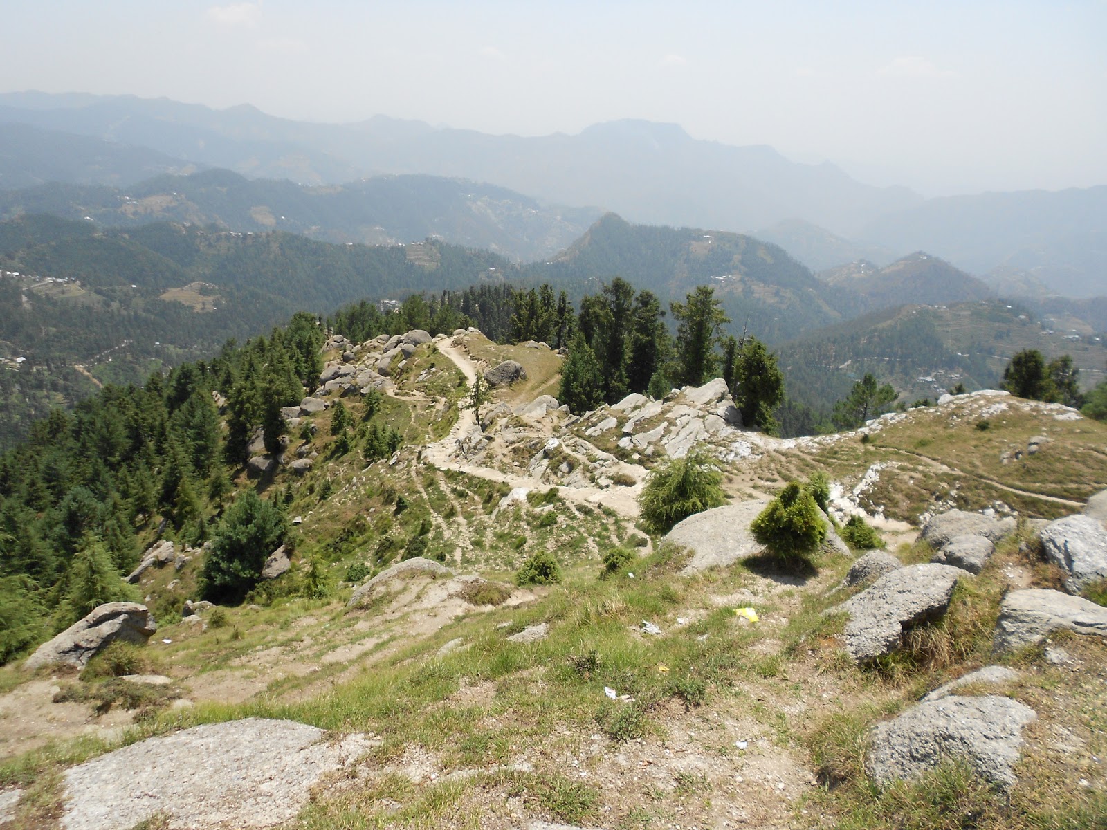 Kamrunag trail: kamrunag lake