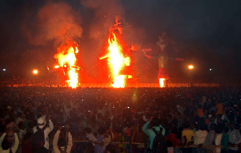 Varanasi View: Ravan Vadh marks Dussehra celebrations at DLW ground in ...
