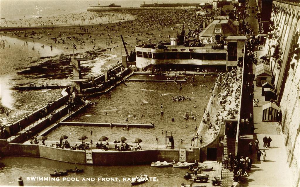 thanetonline: In at the deep end, Ramsgate marina bathing pool pictures ...