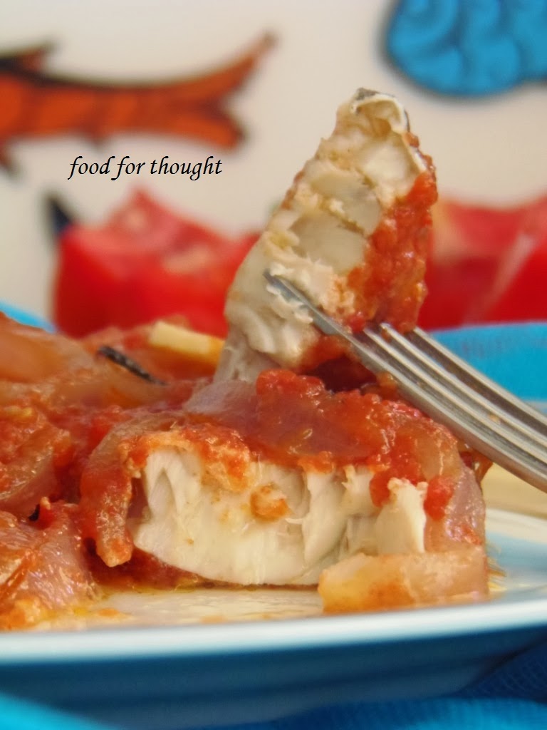 Food for thought: Ξιφίας στο Φούρνο με Ντομάτα και Μπαχαρικά