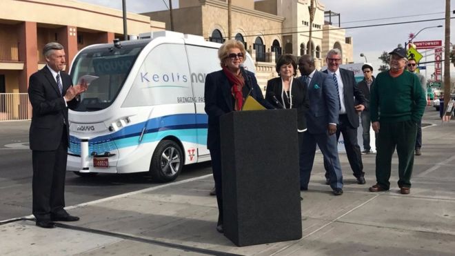 Self driving Shuttle Bus In Crash On First Day Amazing Learning Boss self-driving-shuttle-bus-in-crash-on-first-day-amazing-learning-boss