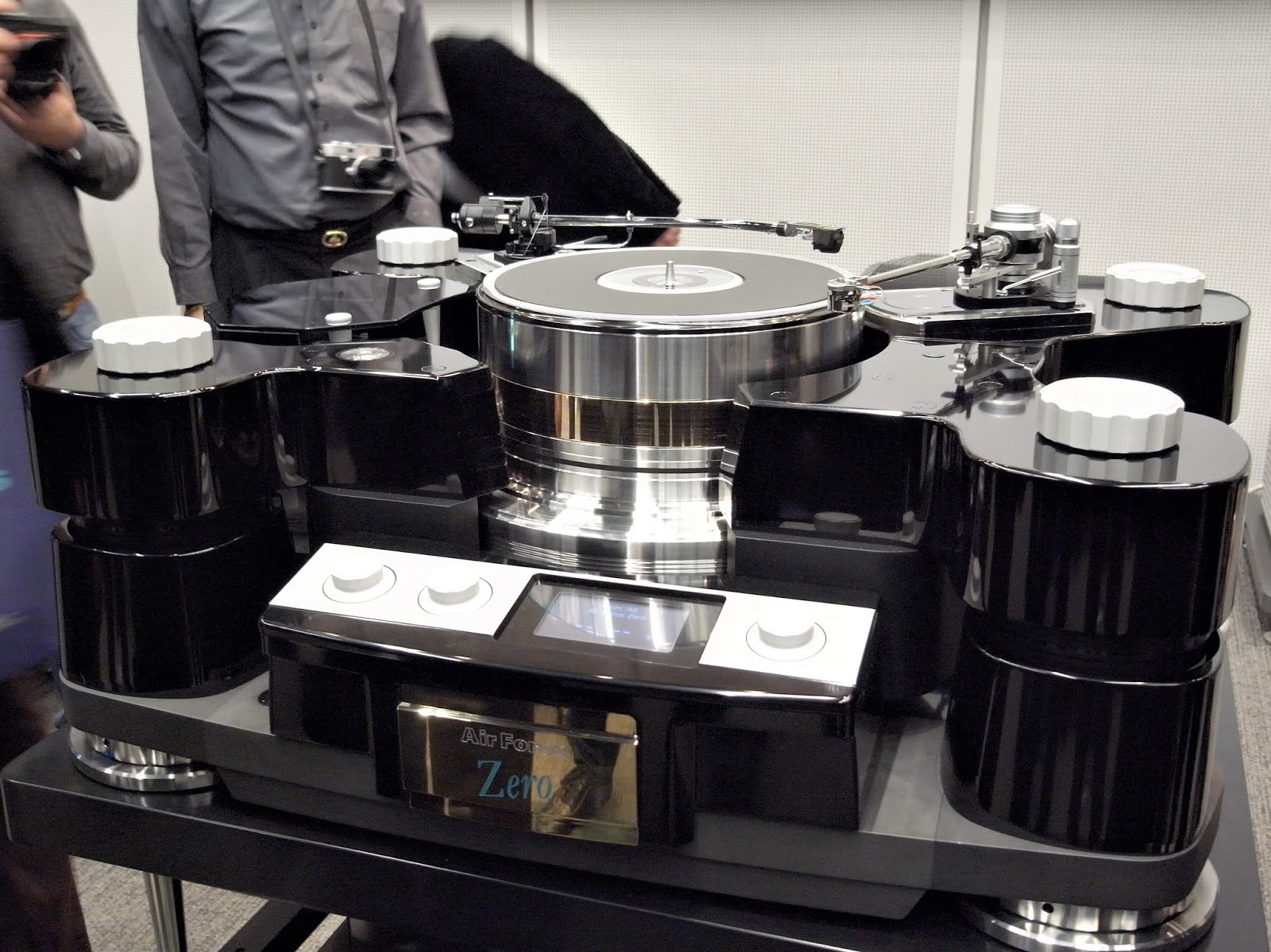 SIS AUDIO BLOG: 新製品情報 TECHDAS AIR FORCE ZEROが遂に解禁！！