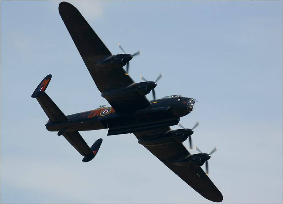 Military History Of the 20th Century: Air show photos of WWII bombers